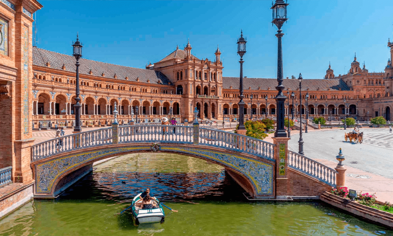 Plaza de España and Maria Luisa Park Private Tour