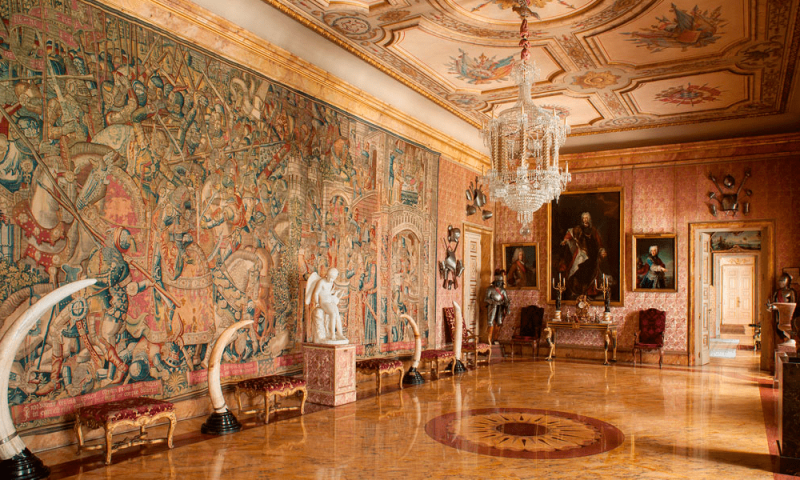 Palacio de las Dueñas Guided Tour - Tickets Included